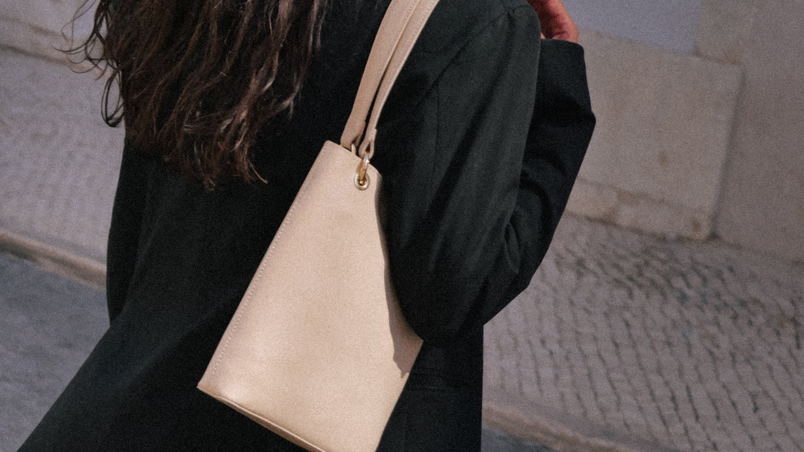 ISAGA | Handmade Leather Bags from Portugal – Elegance & Quality